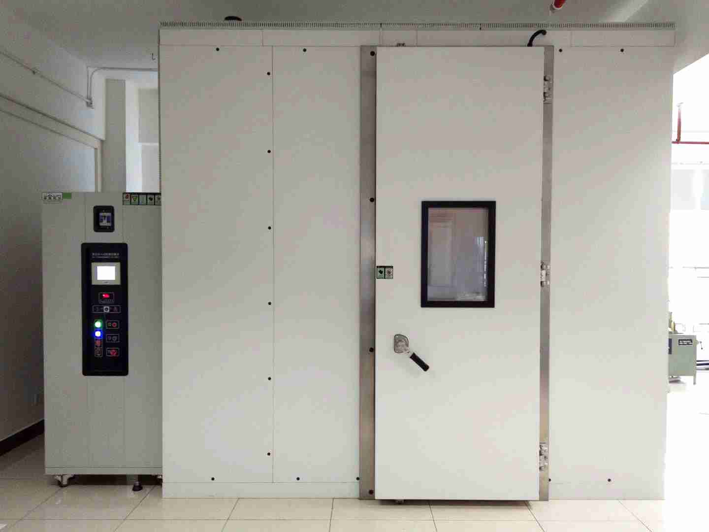 用于IEC 61646和IEC 61215的紫外线辐射室 - beplay体育官网网页版,beplay最新下载